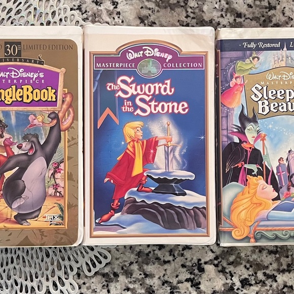 Disney | Other | 8 People Disney Family Friendly Vhs Movies With Vhs ...
